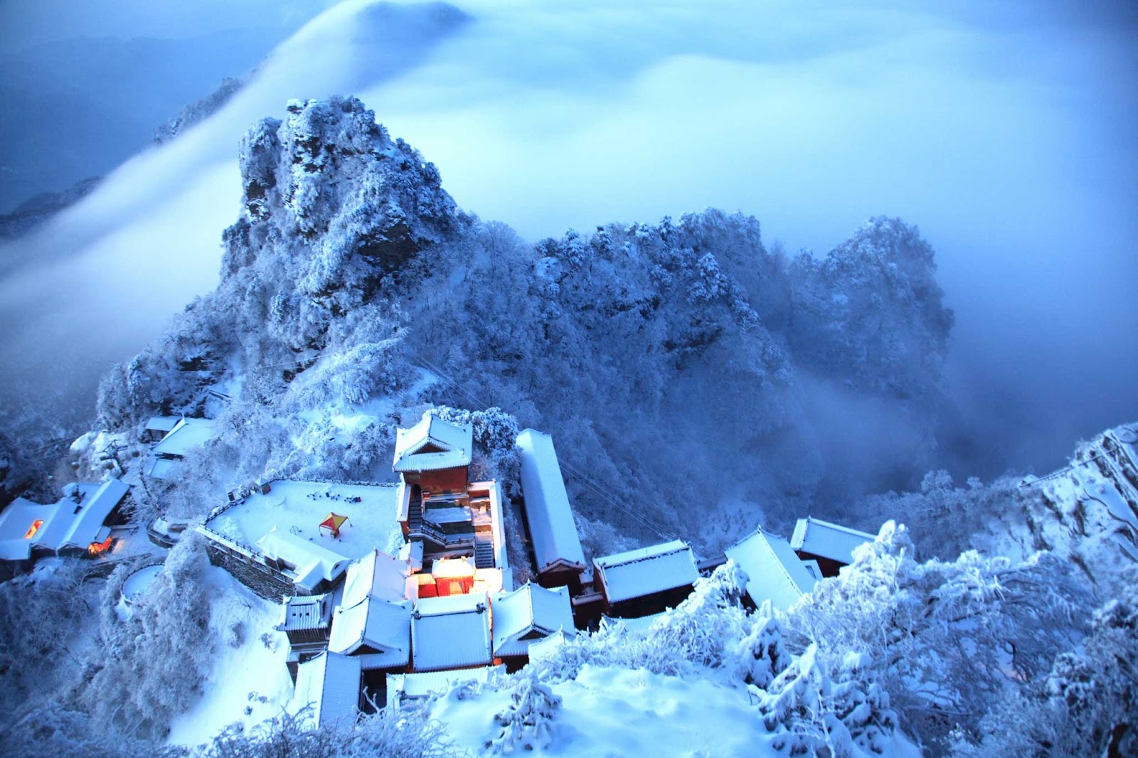 Wudang Mountains Ancient Building Complex | Traveling Tour Guide