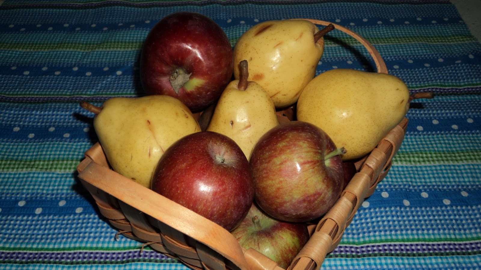 mmm home cooking: Crock-pot Pear & Apple Sauce.