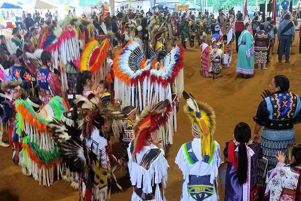 Sweethearts Of The West: The Alabama-Coushatta Tribe of Texas by Bea Tifton