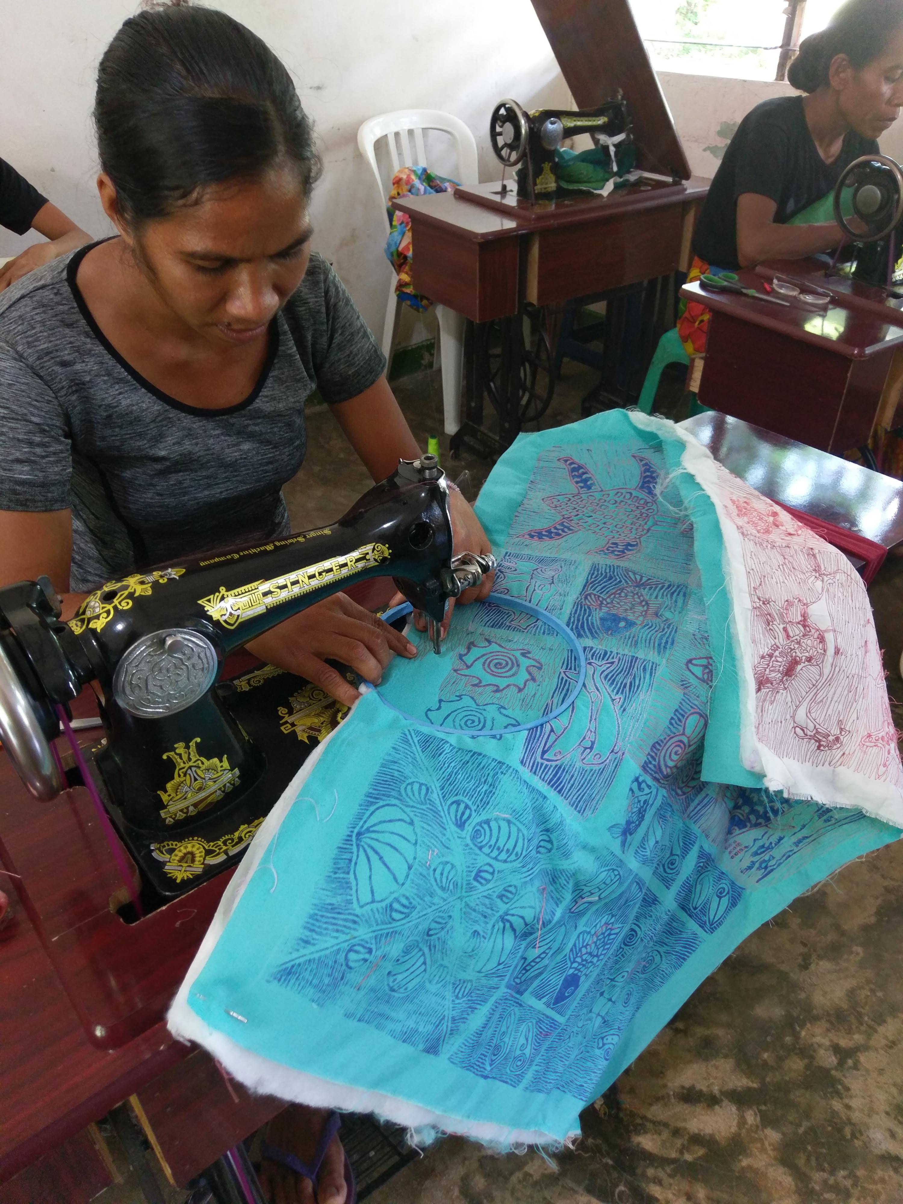 Musings of a textile itinerant: Boneca de Atauro