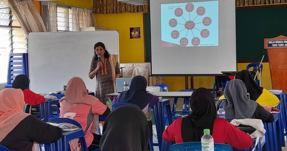 LAMAN WEB RASMI SMKTTJ: Bengkel Teknik Menjawab Kertas Bahasa Inggeris SPM