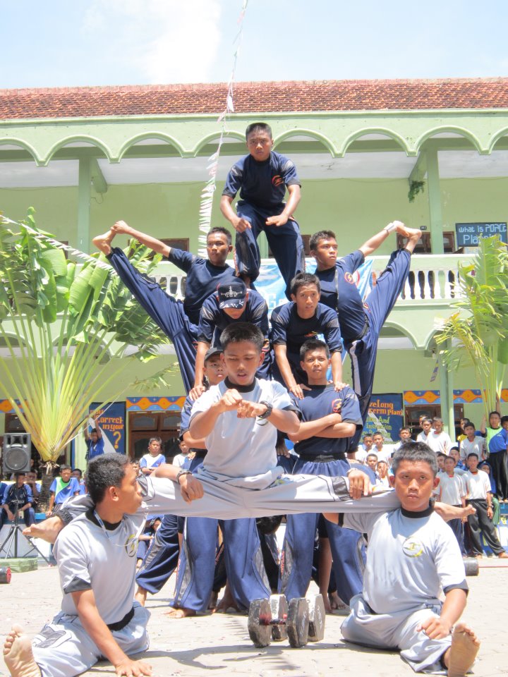 Foto Gapura DBBG 2012 | PERSADA Gontor