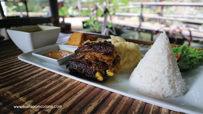 Kebon Awi Kaffee: Masakannya Nikmat Pemandangannya Sedap | Mushroom Cuisine