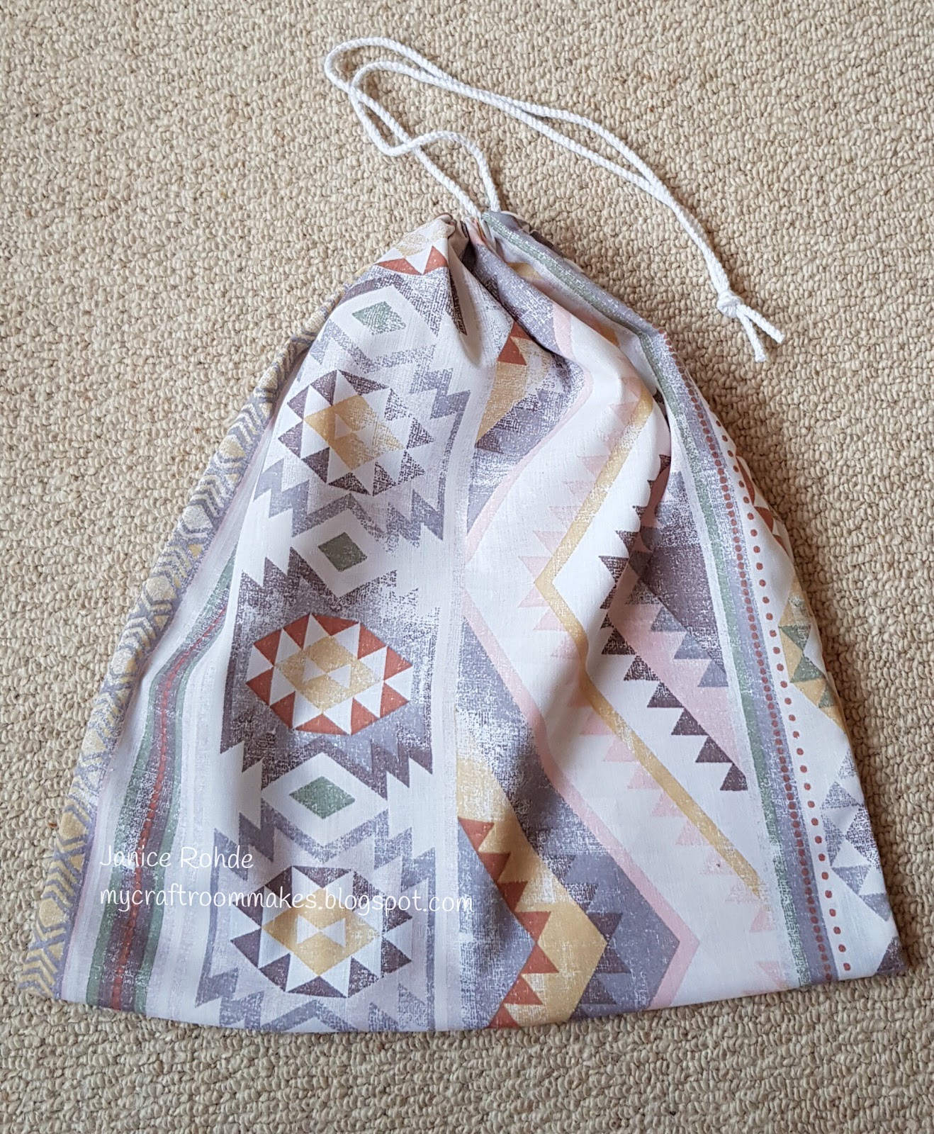 My Craft Room Makes: Drawstring Bags