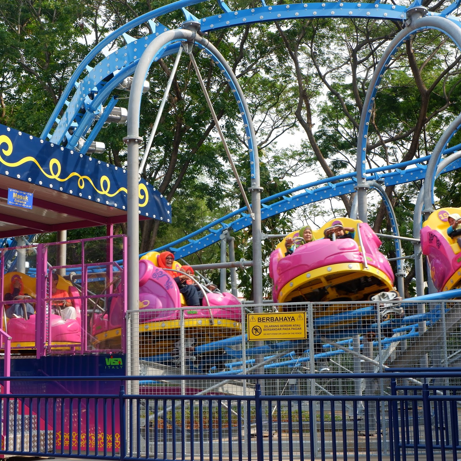 Menantang Keberanian Si Kecil Dengan Mola-Mola Jet Spinner, Wahana ...