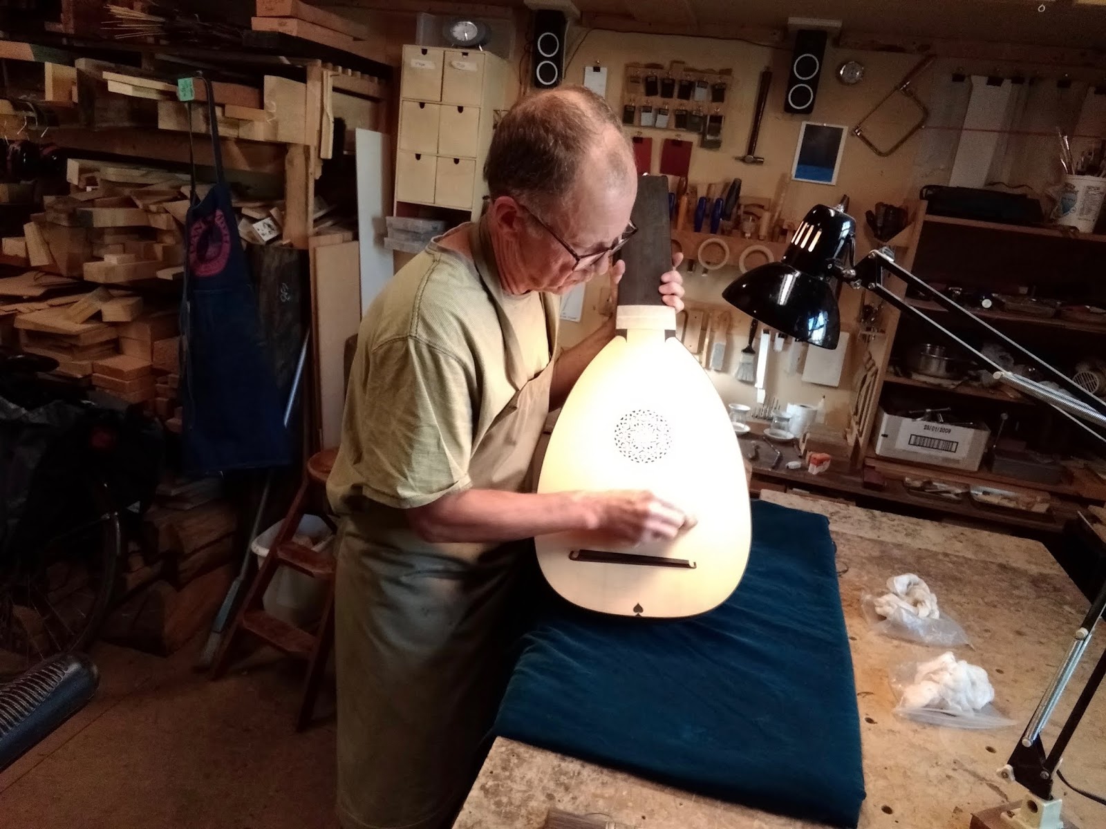 The Lute's Progress,: Building a 13 Course Lute, Start to Finish, 17 ...