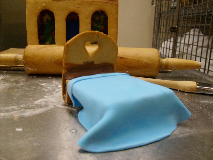 Adobe-inspired gingerbread house takes first place in campus competition