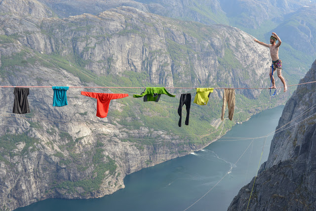 Tightrope Walking – The Great Mid-Air Gamble ~ Kuriositas