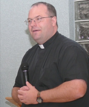 The Busy Catholic: Pilgrim priest left outside at Kateri canonization