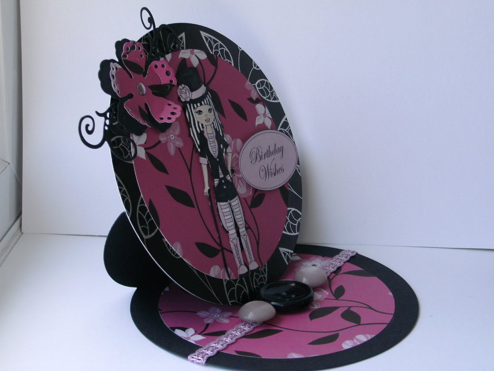 Debs' Crafty Time: Funky round pink birthday card