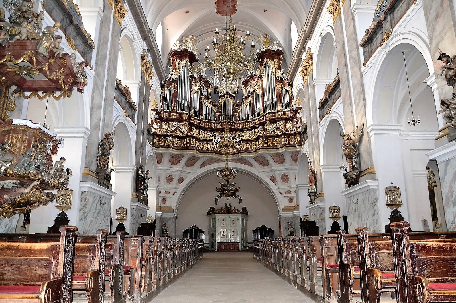 Zatrzymać świat: 145/2015: Bazylika Nawiedzenia NMP – Sanktuarium ...