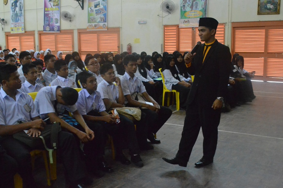 JOTTINGS ON KVSM: PHOTOGRAPHS OF PROGRAM TRANSFORMASI MINDA FOR KV STUDENTS