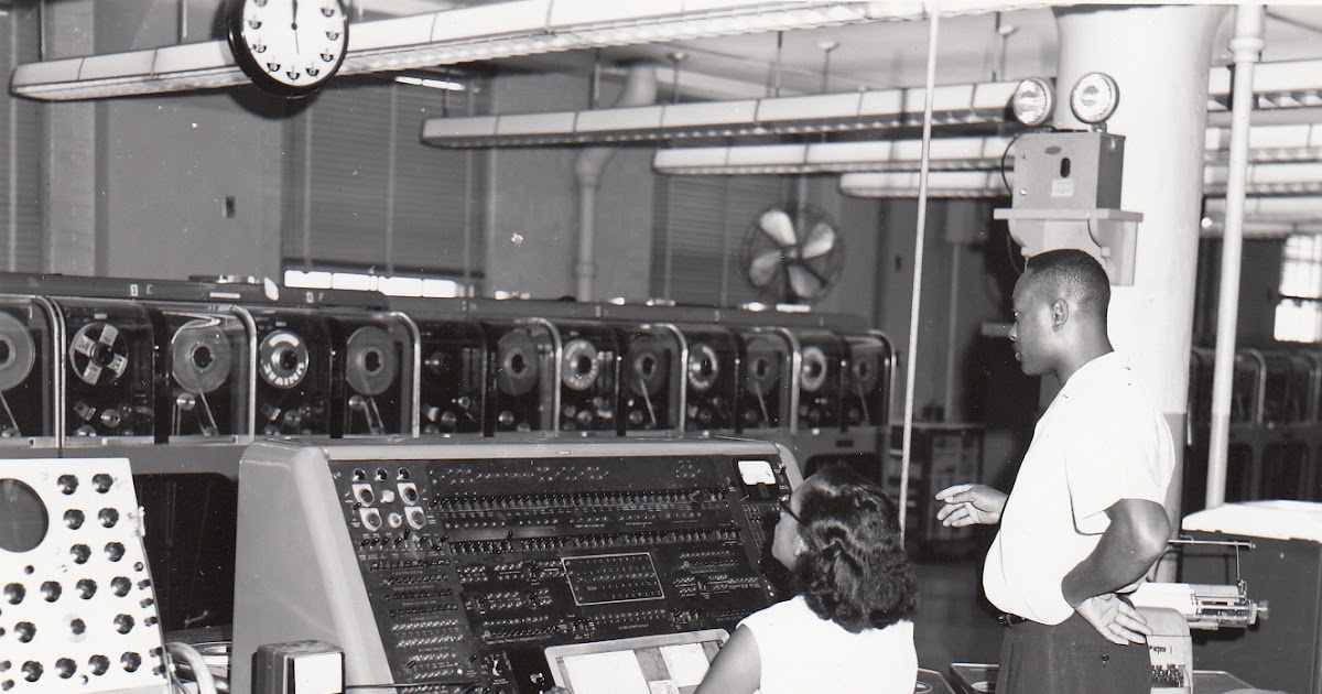 Retromobe - retro mobile phones and other gadgets: UNIVAC I (1951)