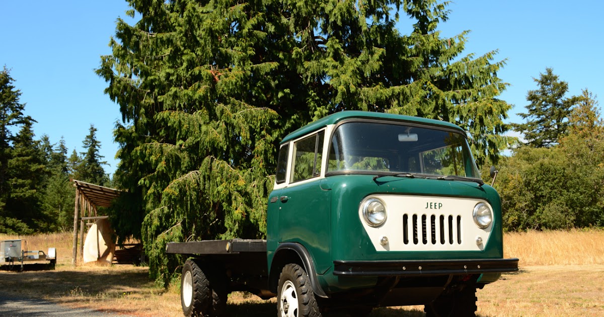 OLD PARKED CARS.: 1959 Jeep FC-170 DRW.