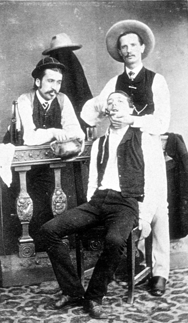 When Tooth Extraction Is Terrifying: 32 Scary Photos Show the Early ...