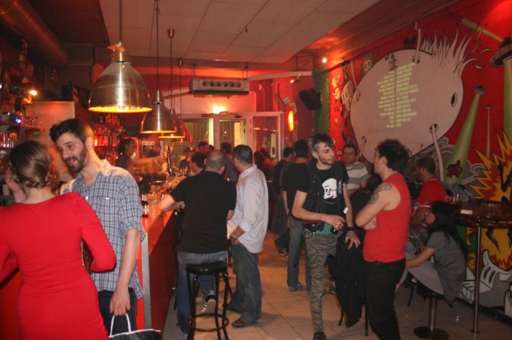 Red Rocket, Rock Bar: Red Rocket, Rock bar