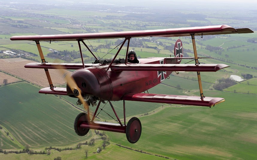 Retro Brit : Red Baron (Manfred Von Richofen) Replica Fokker Dr1 Dreidecker