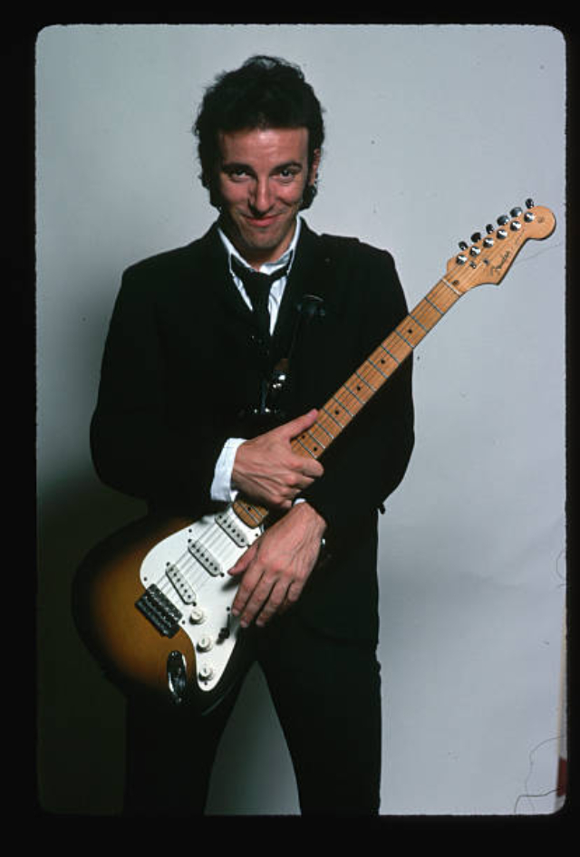 30 Studio Portraits of Bruce Springsteen Taken by Lynn Goldsmith in ...