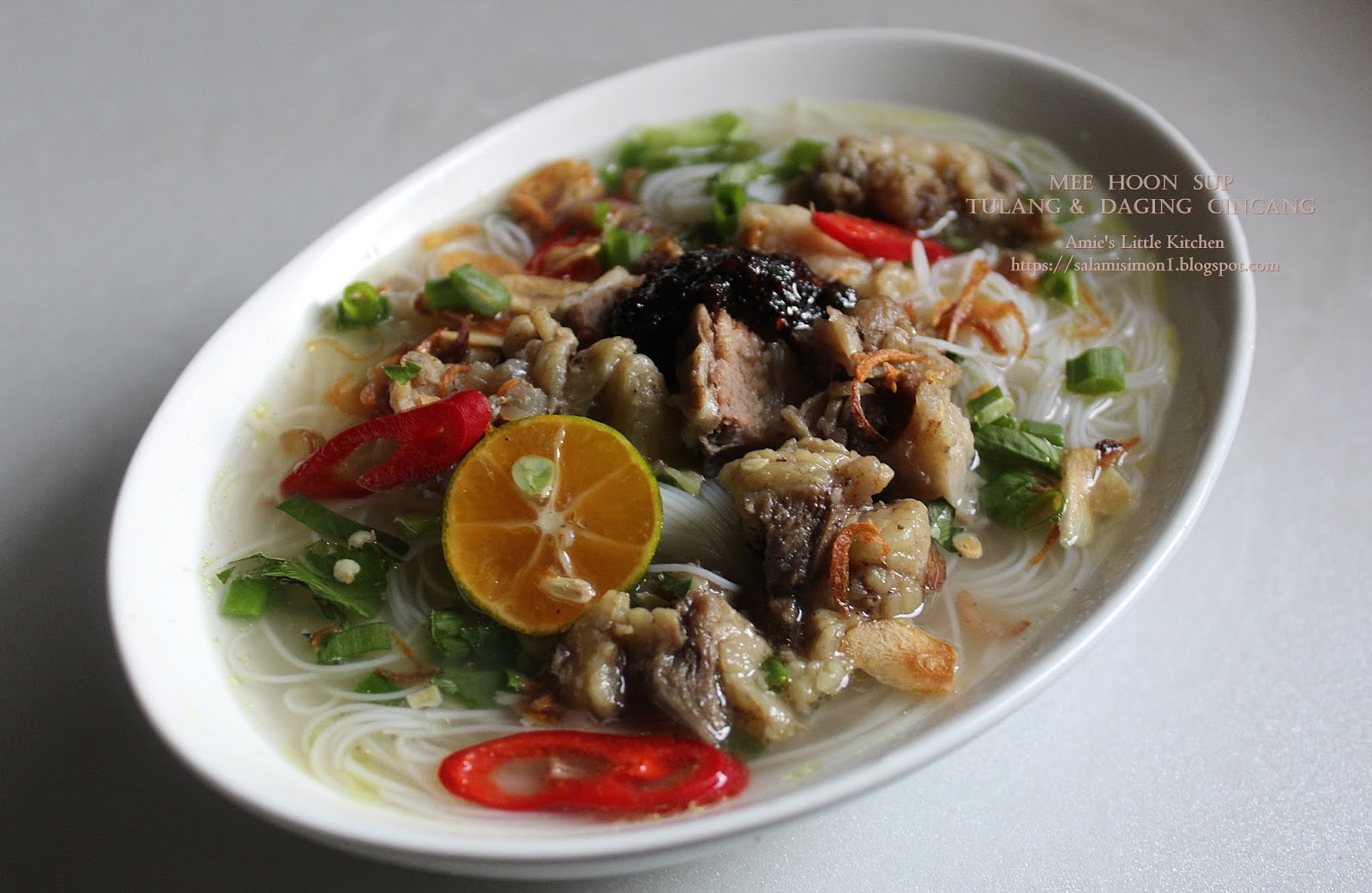 Mee Hoon Sup Tulang dengan Daging Cincang - Amie's Little Kitchen