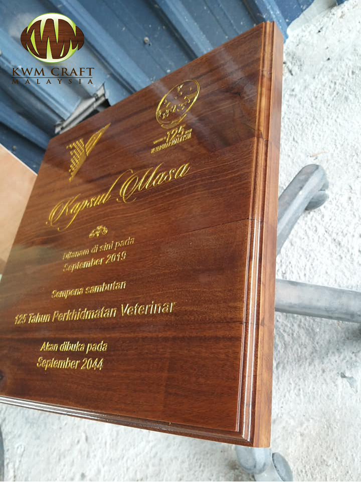 Kayu Warisan Malaysia: Tempahan Plaque Cenderahati