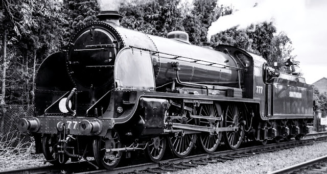 Train Photos UK: Photo Class 31108 Diesel Loco in BR Railfreight Livery ...