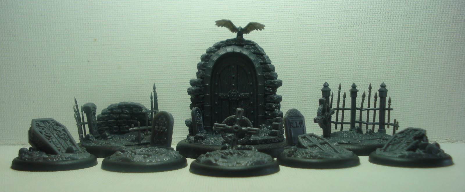 GMorts Chaotica: Unboxing Malifaux - Graveyard Bases