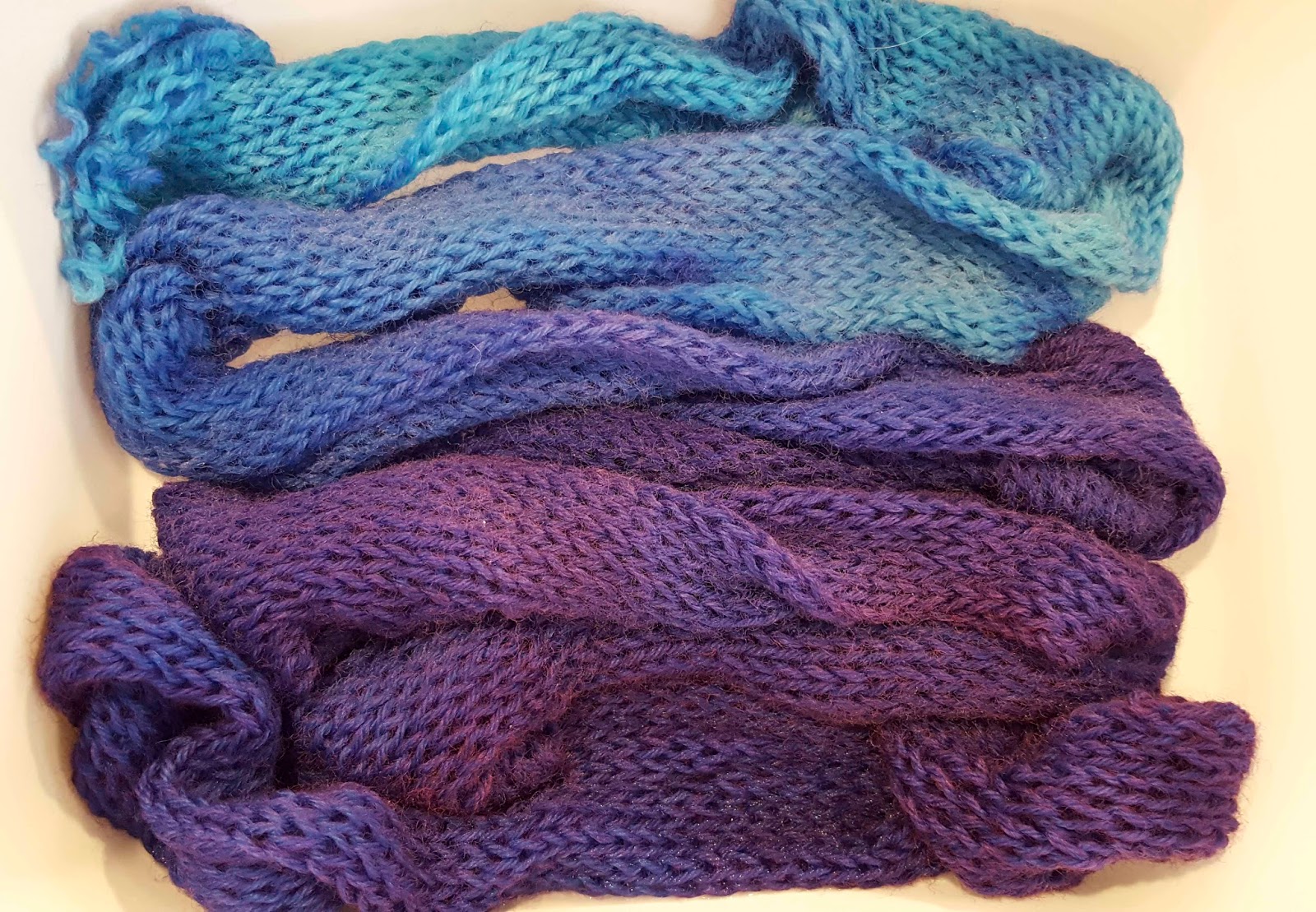 ChemKnits: A Long Broken Violet Gradient