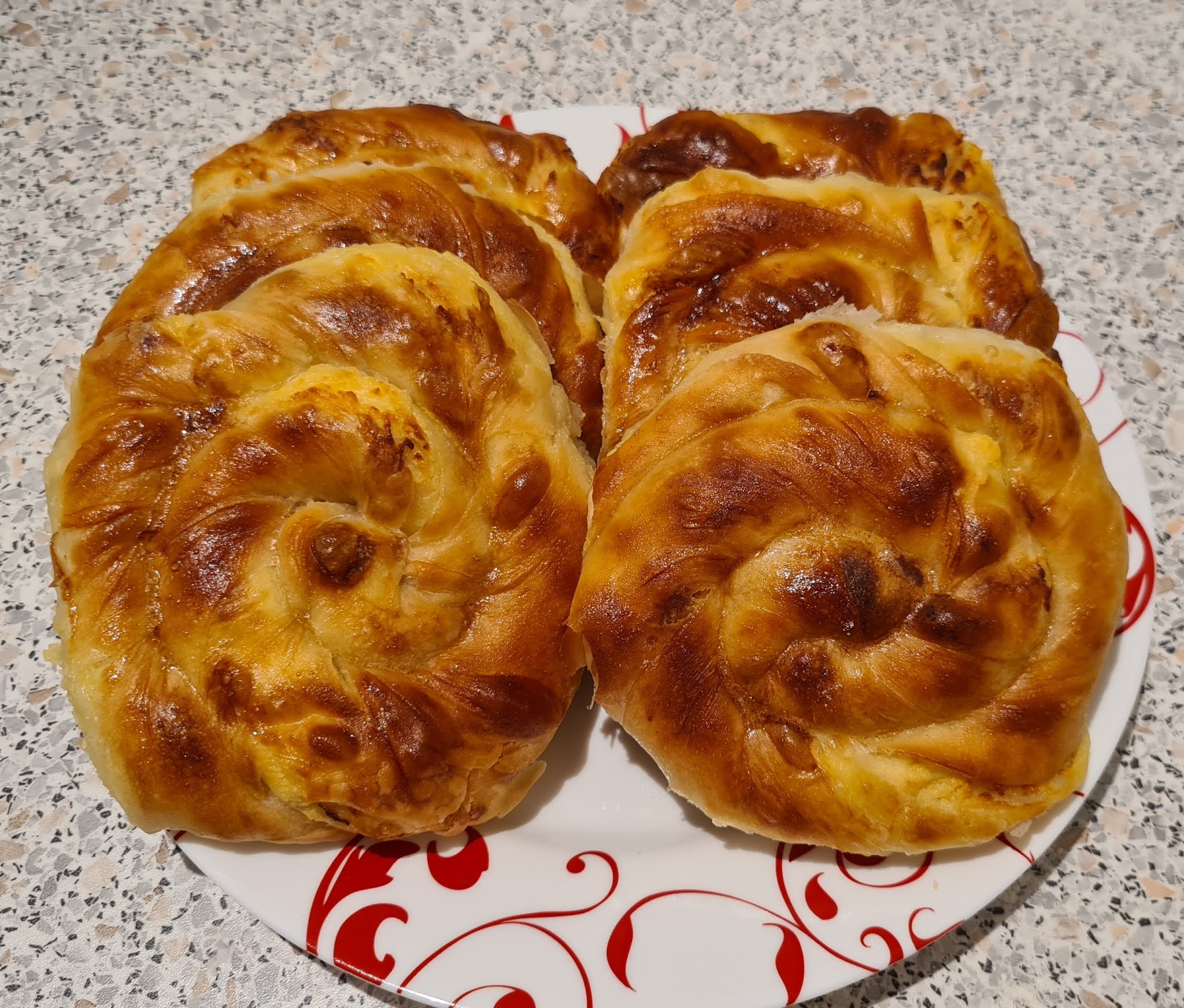 Dulciuri din copilarie: Placintele invartite