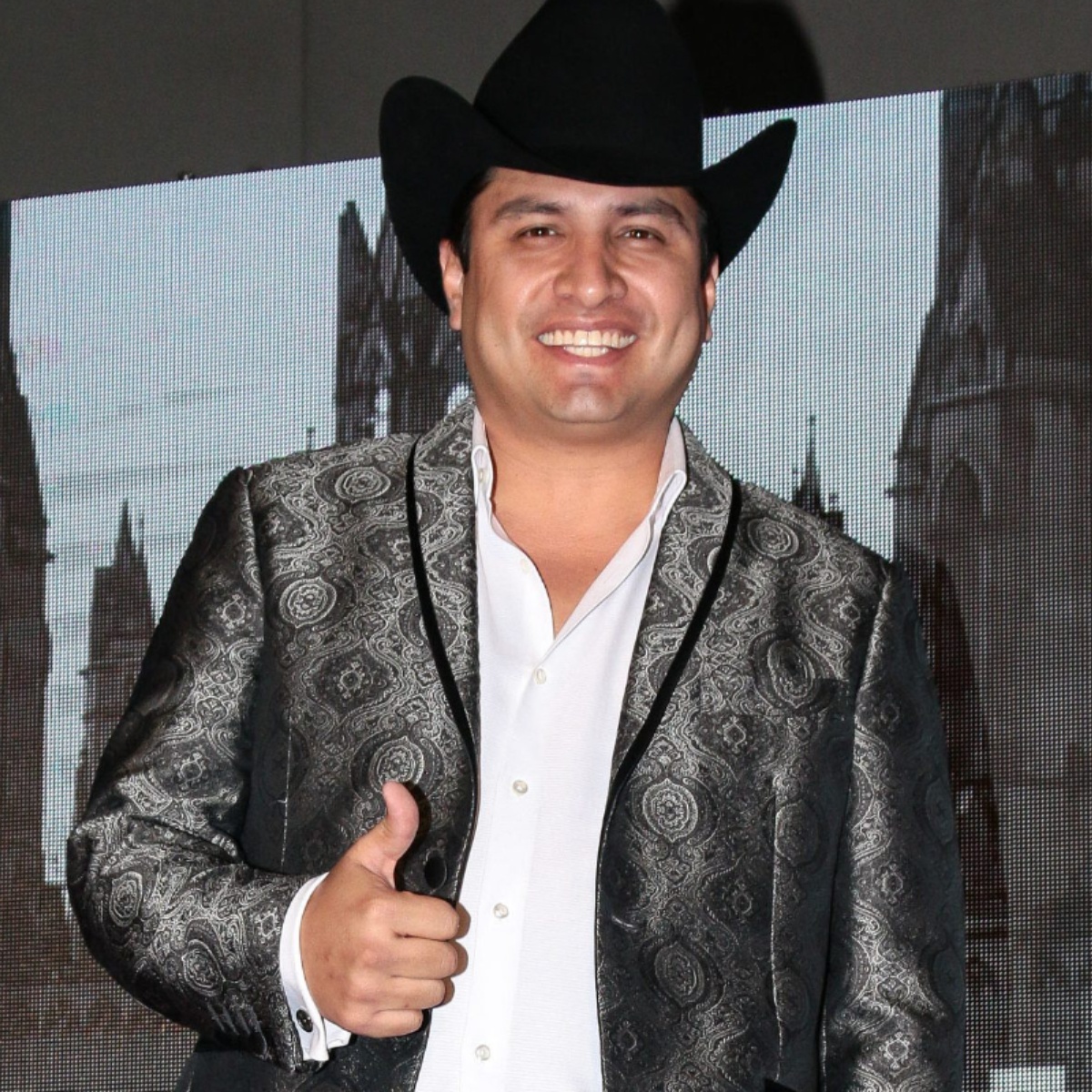 Julion Alvarez Rey de la Taquillapresenta Insuperable - Revista Star Tv