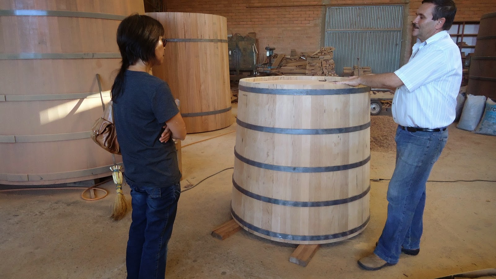 Vitrine Capixaba: FÁBRICA DE TONÉIS E CACHAÇA SUPREMA.