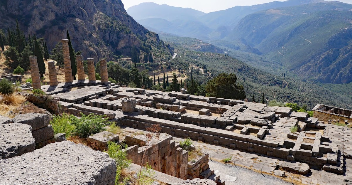Walking in the country: Greece: Delphi