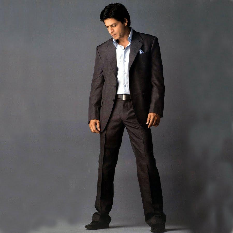 Shahrukh Khan In Bollywood: Shahrukh Khan In Black Suit