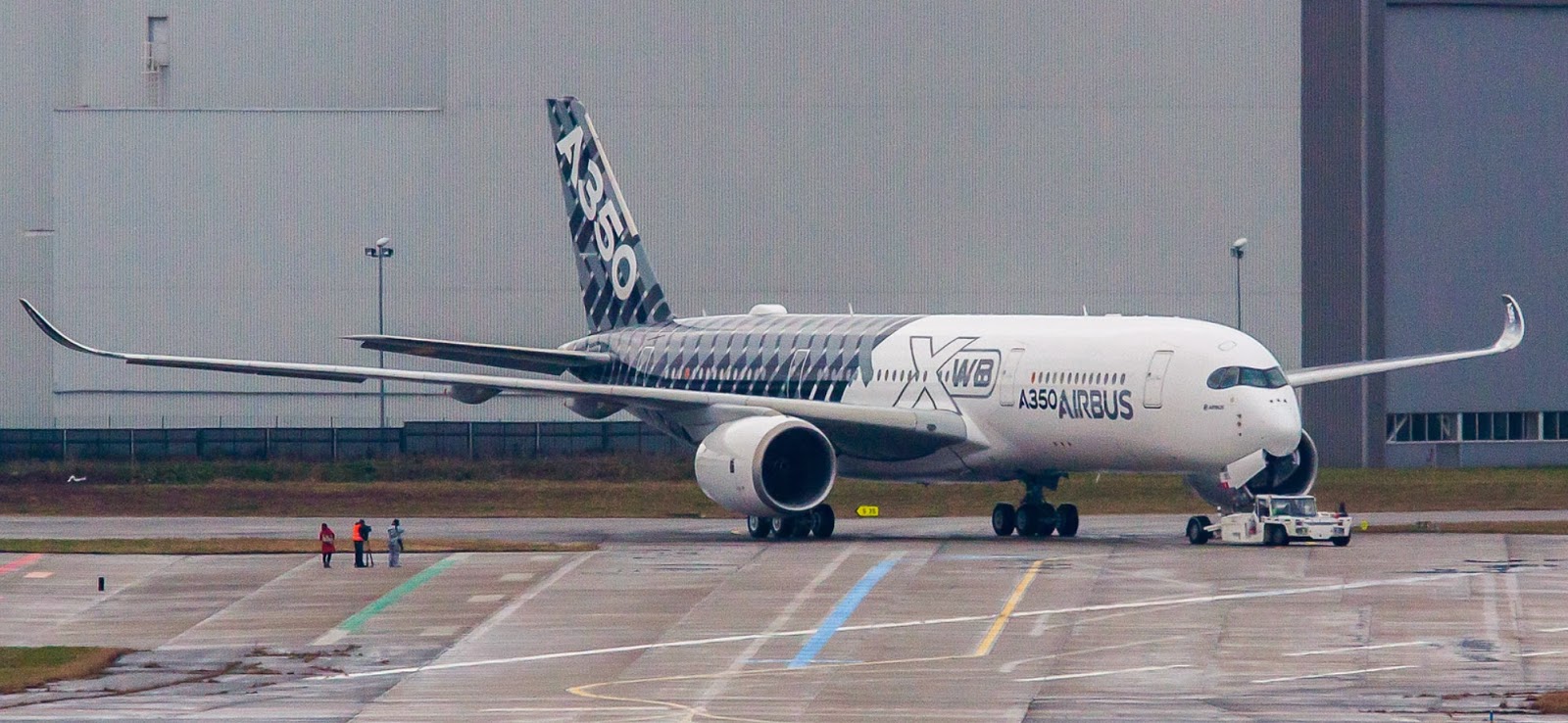 A350 XWB News: A350 third prototype MSN2 rolls out of paint hangar with ...