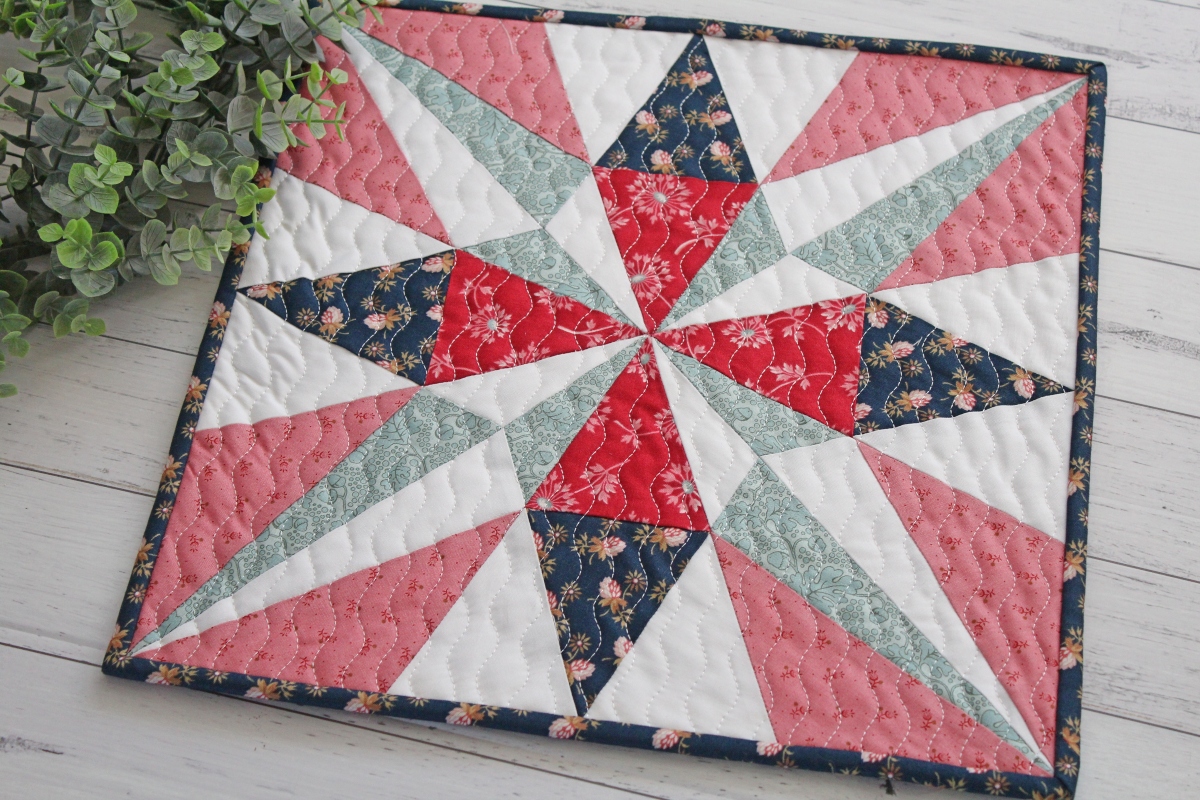 Elizabeth Mini Quilt PDF Pattern - Threadbare Creations