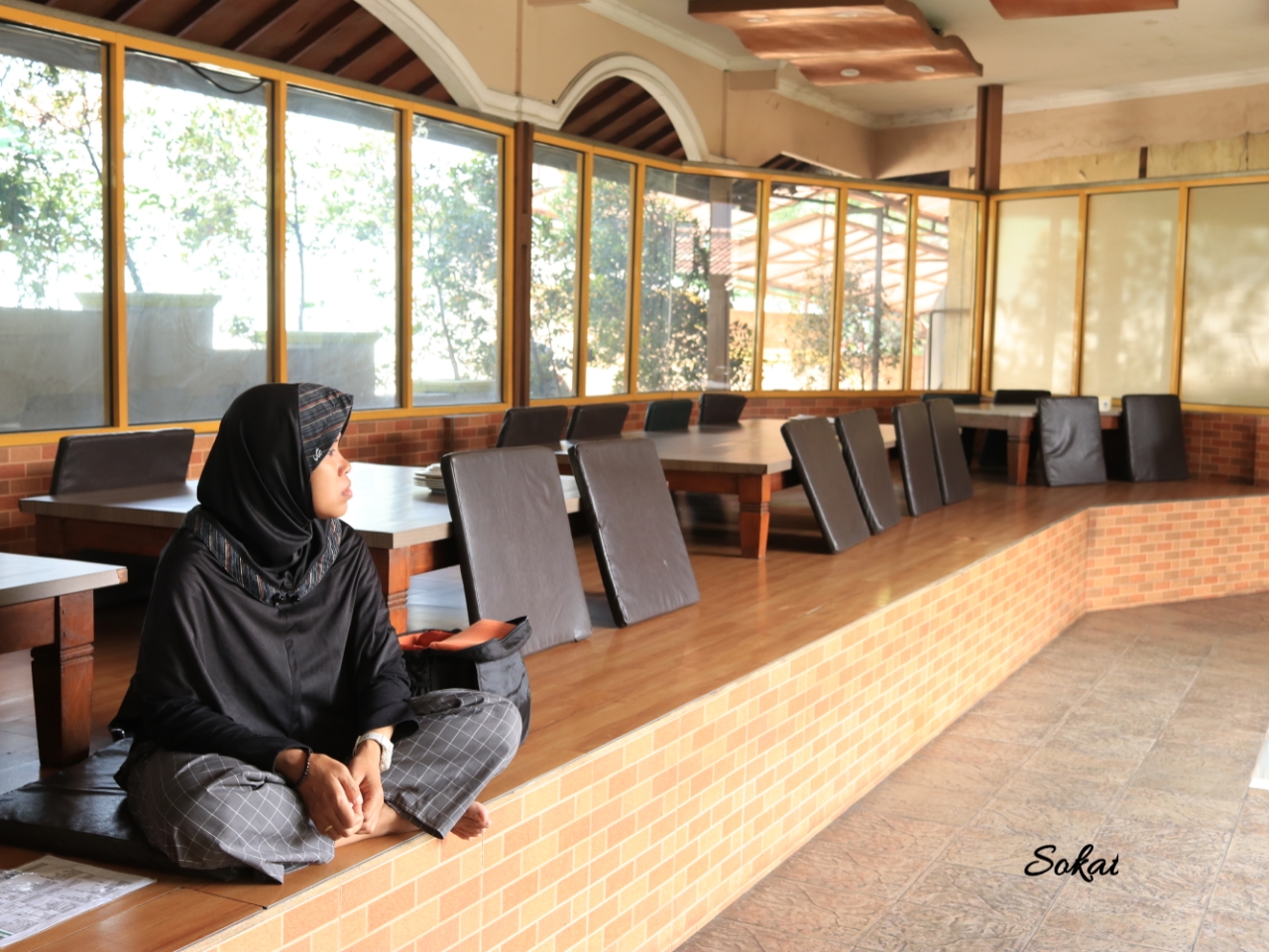 Lesehan di Resto Ikan Bakar Bambu Haur