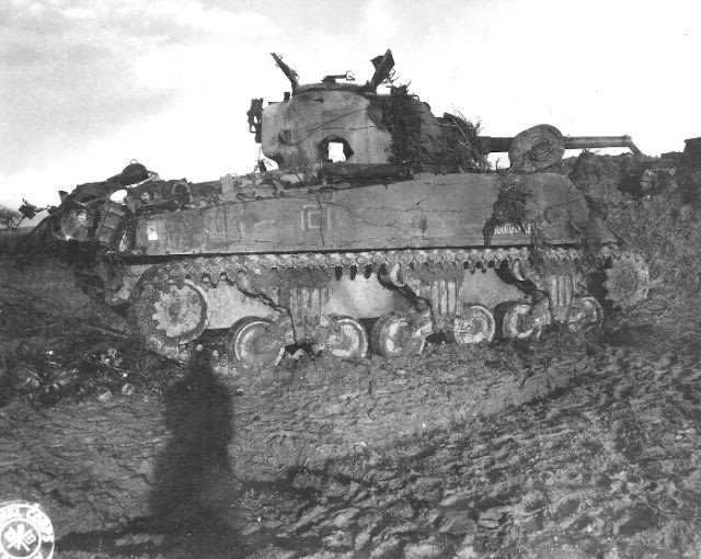 PATRIMOINE DE LORRAINE: PHALSBOURG (57) - Char Sherman "BOURG LA REINE"