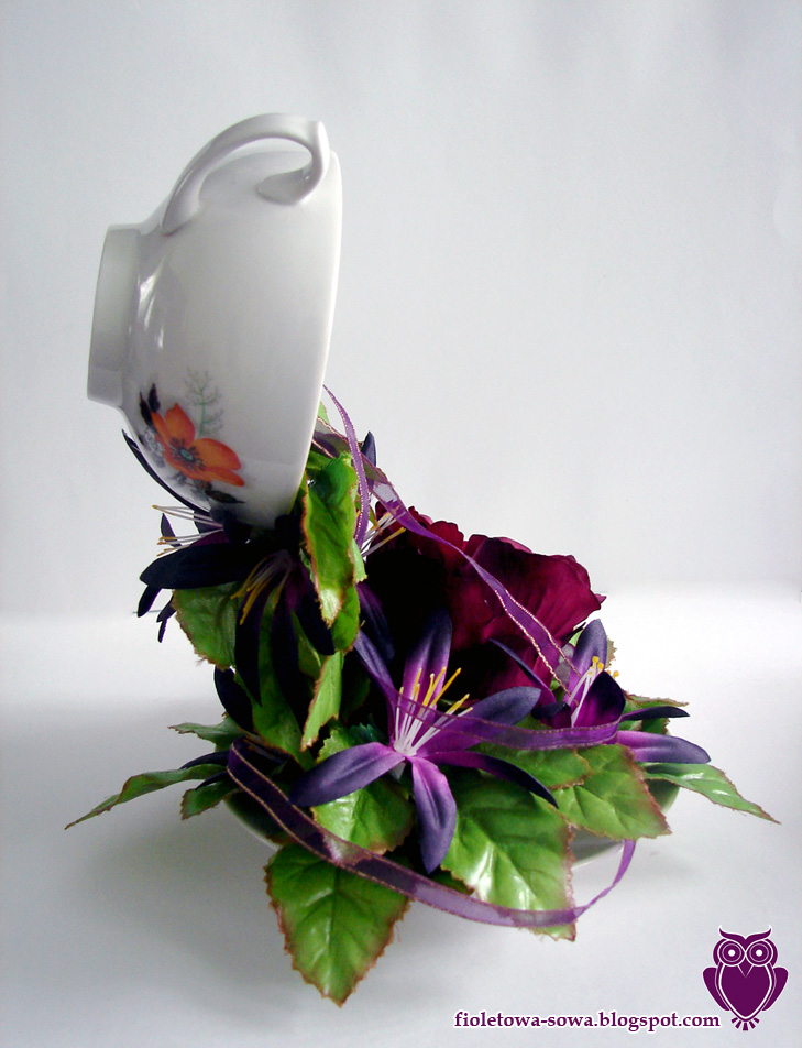 Latające filiżanki // Flying tea cups | Fioletowa sowa