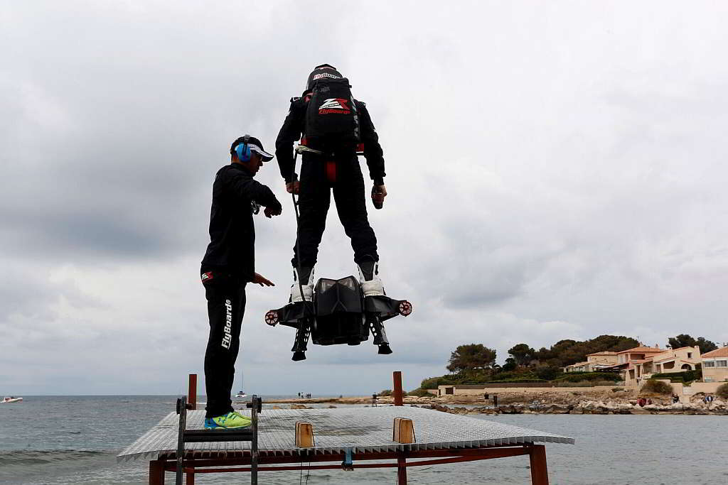 Criador do “Flyboard” revelou essa semana um vôo autônomo com seu ...