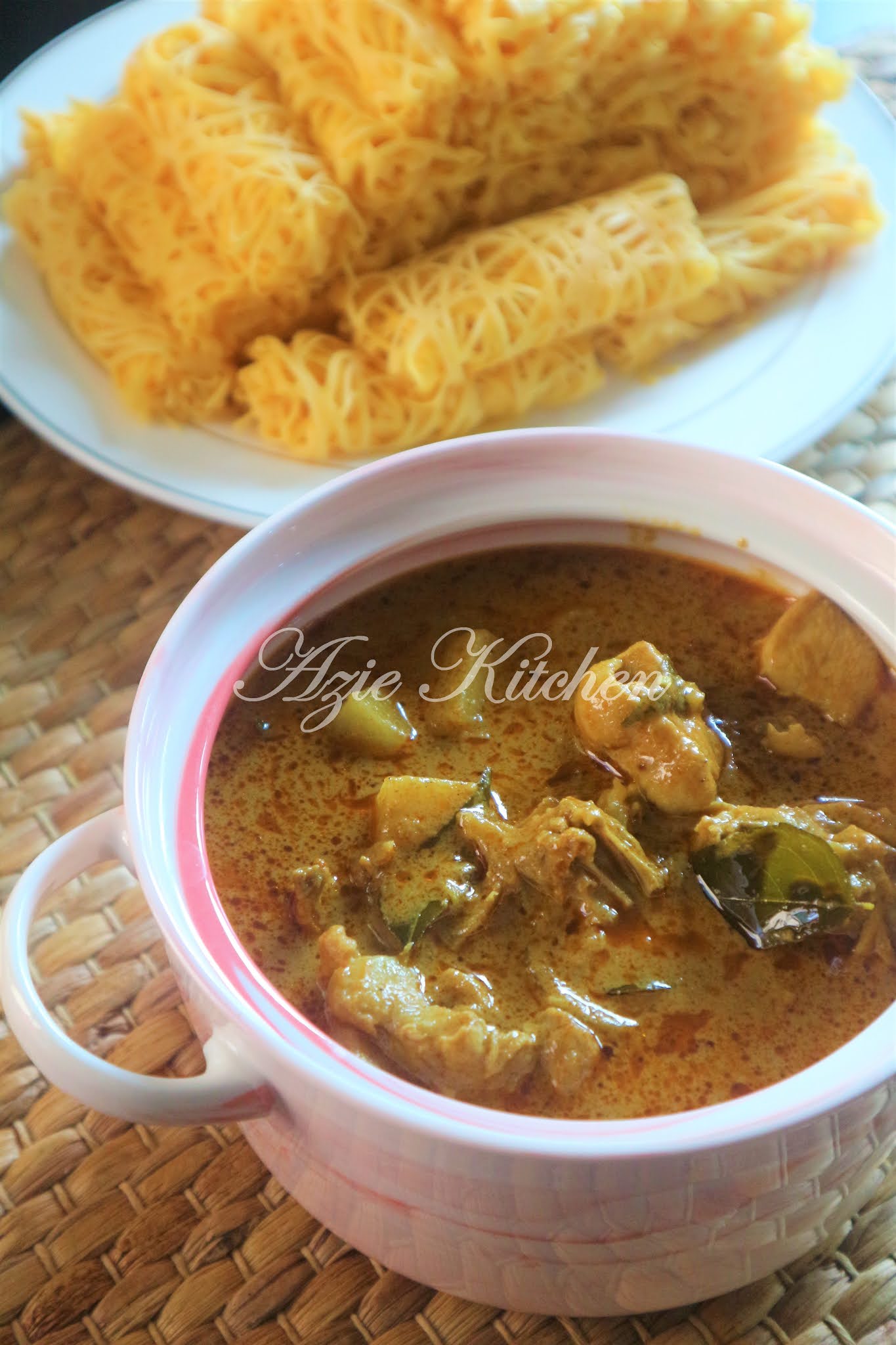 Cara Nak Buat Roti Jala Dan Kuah Kari - RavengroLawrence