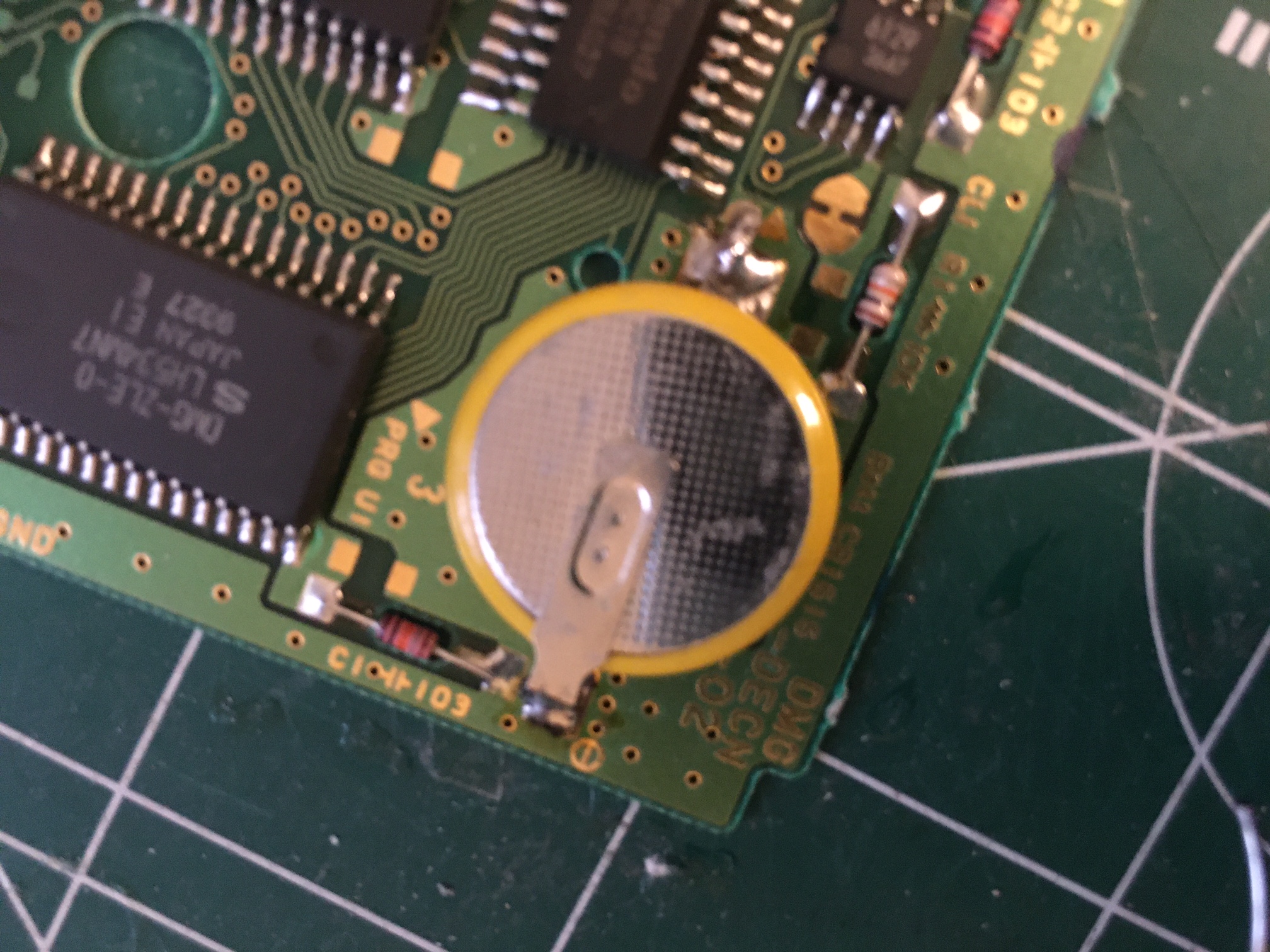 Replacing the battery in a Game Boy cartridge (yes, it CAN be done ...