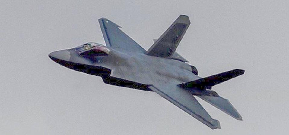 WARFARE Blog: SHENYANG FC-31 GYRFALCON. A China segue com seu segundo ...