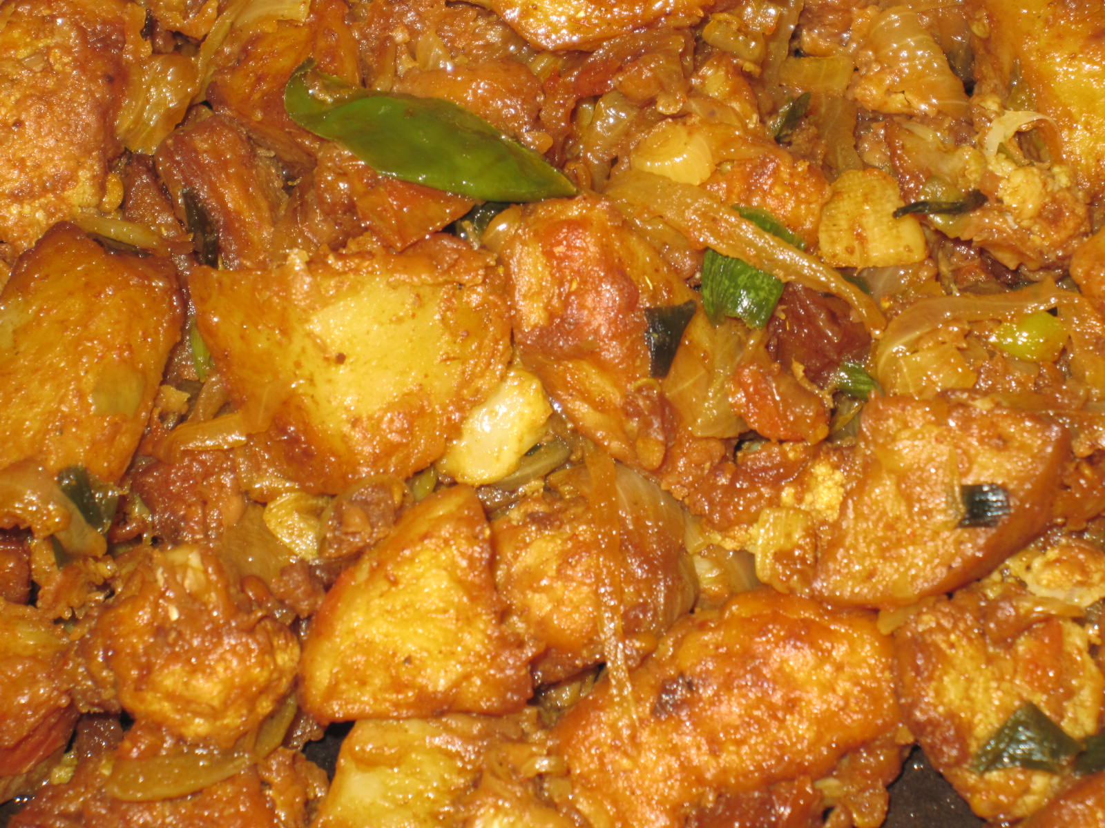 Essence-de-life: Aloo Gobi Sabzi/Potato Cauliflower Fry