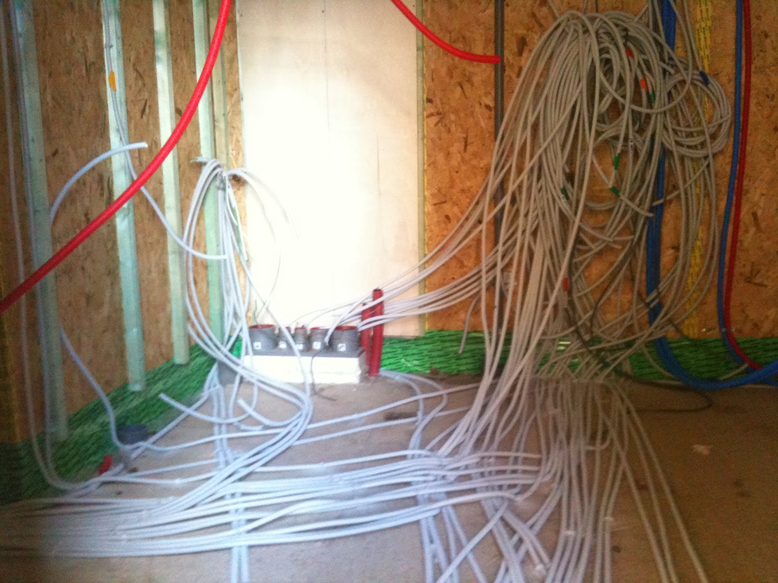 Houtskeletbouw met QBuild: Elektriciteitsleidingen