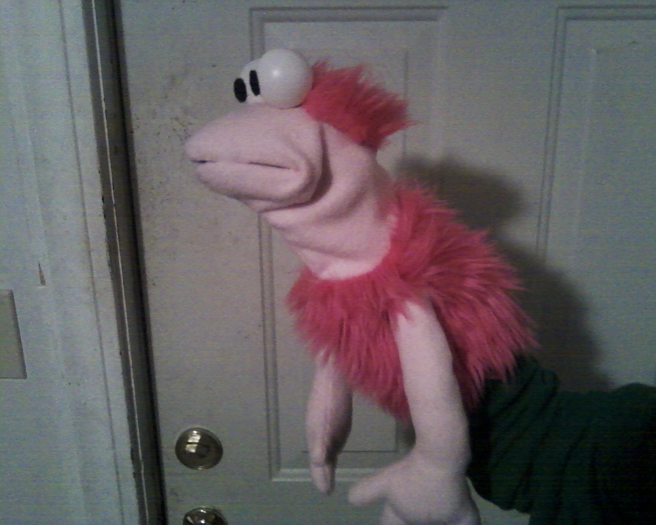 J&W's Wicked Puppet Factory: Pink Fraggle finds a new home for Christmas!!!