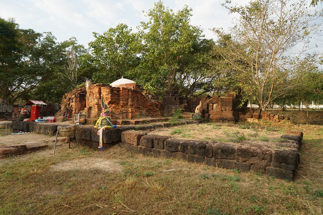 泰国の変なスポット: Ku Bua Mat / Maha Sarakham