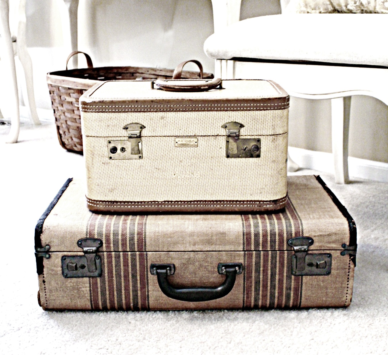 common ground : Vintage Inspiration Friday: #53 Stacked Suitcases