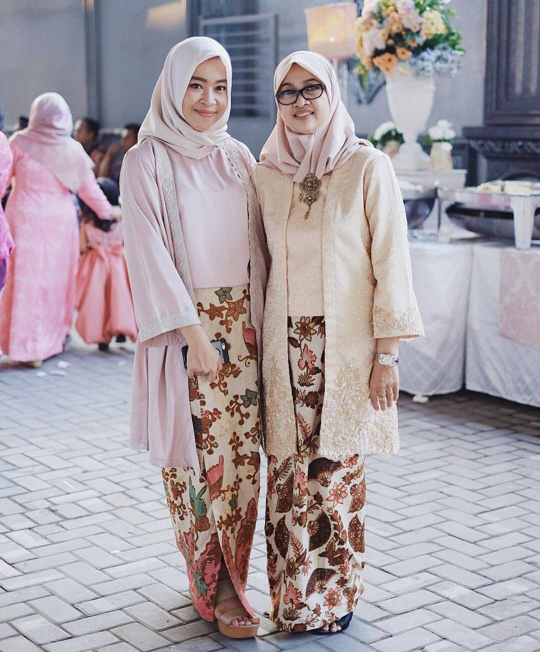 14+ Inspirasi Model Kebaya Modern Kombinasi Brokat, Satin, Batik dan ...