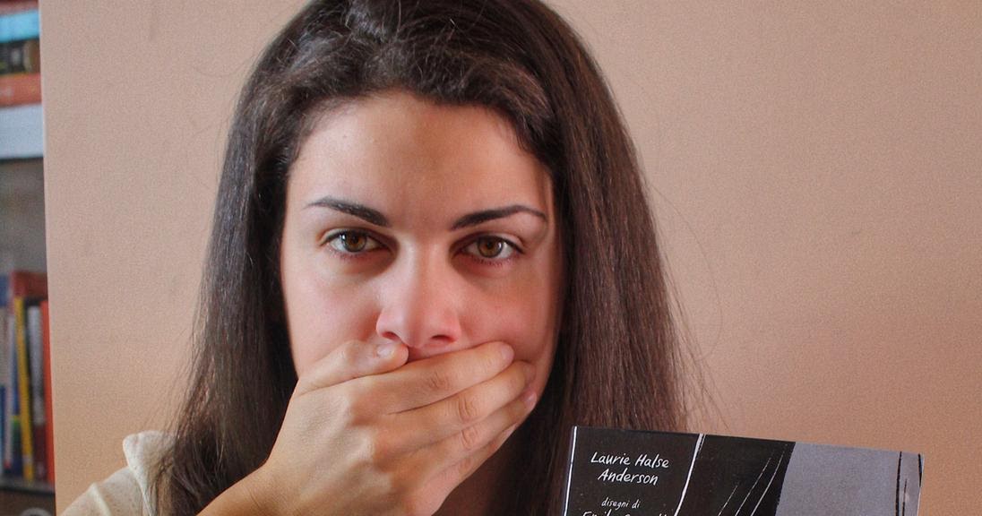 Recensione - "Speak", di Emily Carroll