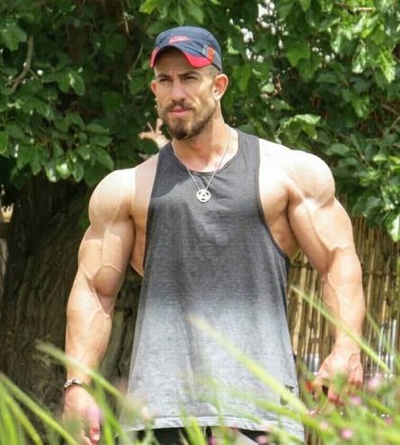 world bodybuilders pictures: faris bodybuilder Saman Olfati from qum ...