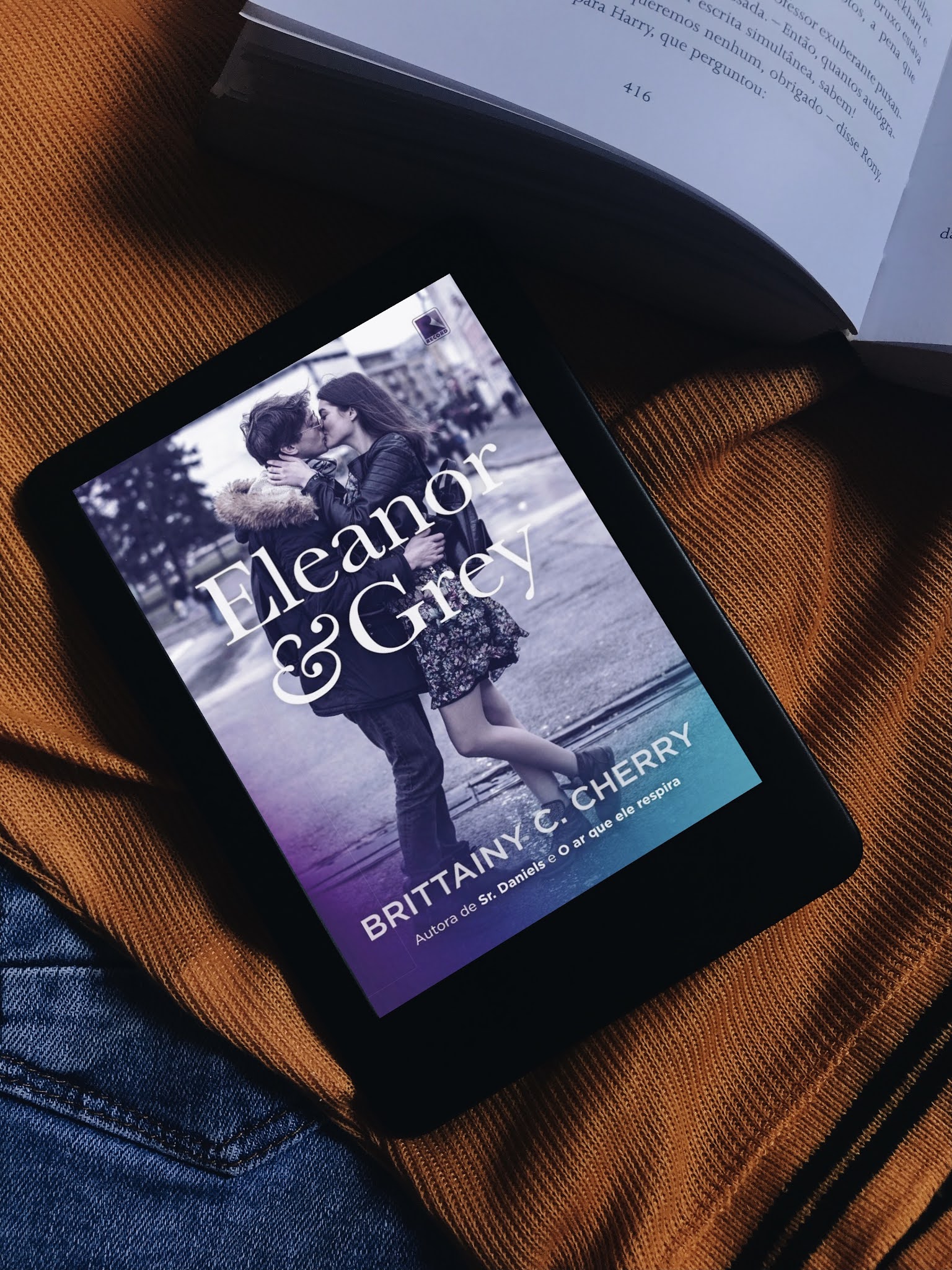 [Resenha] Eleanor & Grey, Brittainy C. Cherry | Adormecidas